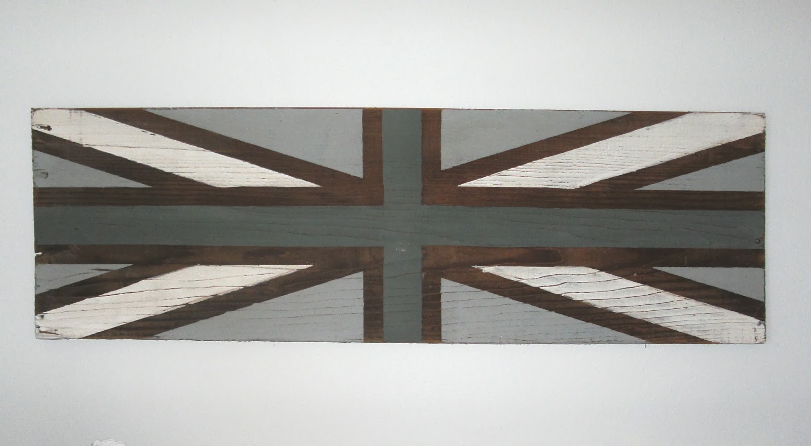 DIY Union Jack Sign - Little Vintage Cottage