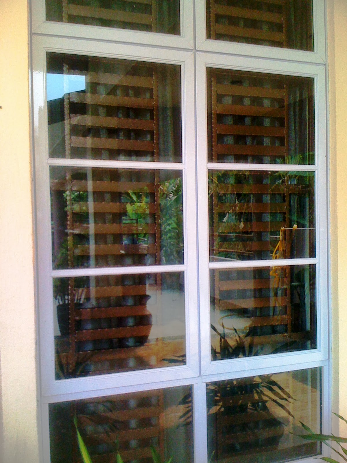 GRILL DAN PAGAR DI JOHOR: Grill Tingkap