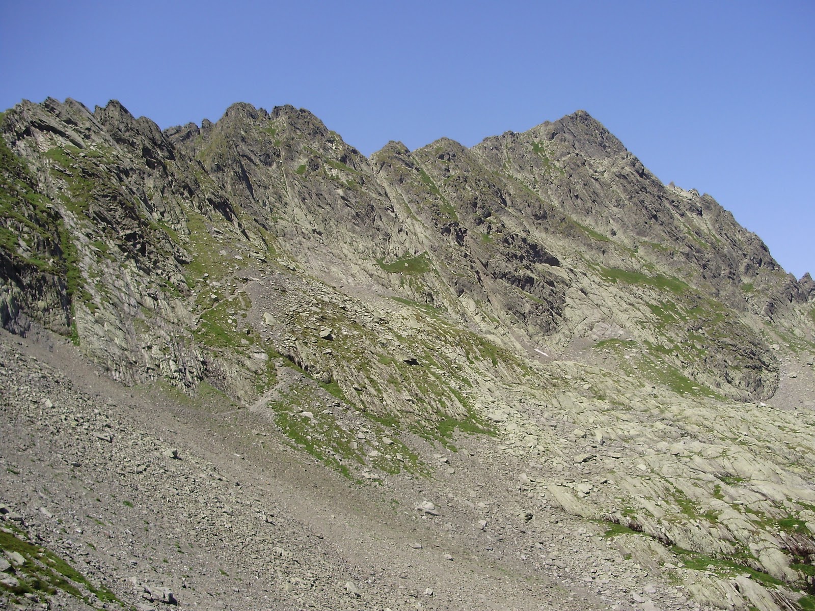 pe crestele muntilor: 15.08.2010-Muntele Paltinu-Ref. Caltun-Strunga ...