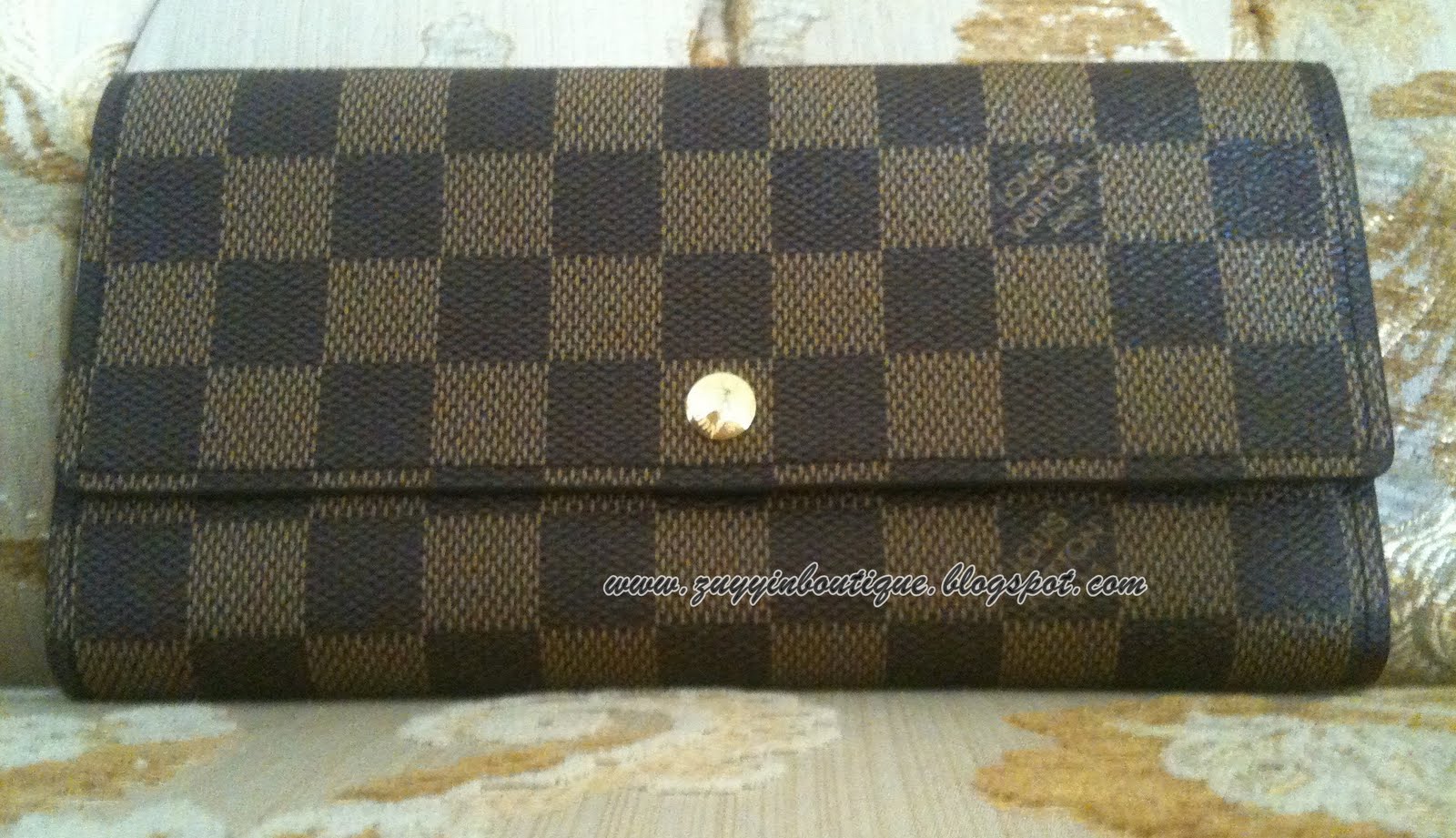 Zuyyin Boutique: DOMPET LV