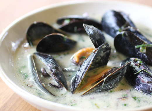 lisa is cooking: Thai Coconut Mussels