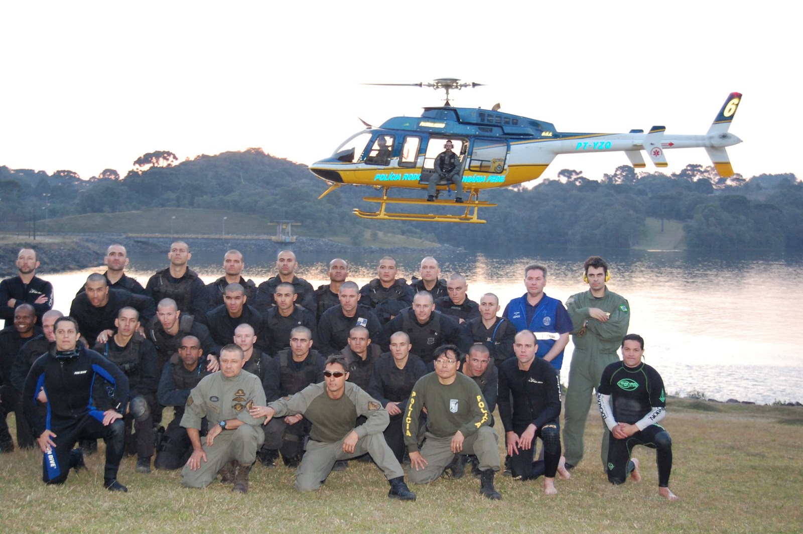 NÚCLEO DE OPERAÇÕES ESPECIAIS: 05/08/2011 - PRF do NOE/PR conclui curso ...