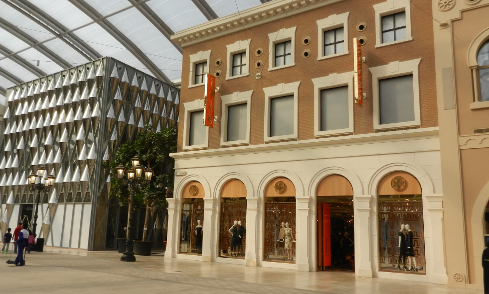 Kuweight 64: AVENUES MALL PHASE III - GRAND AVENUE DISTRICT