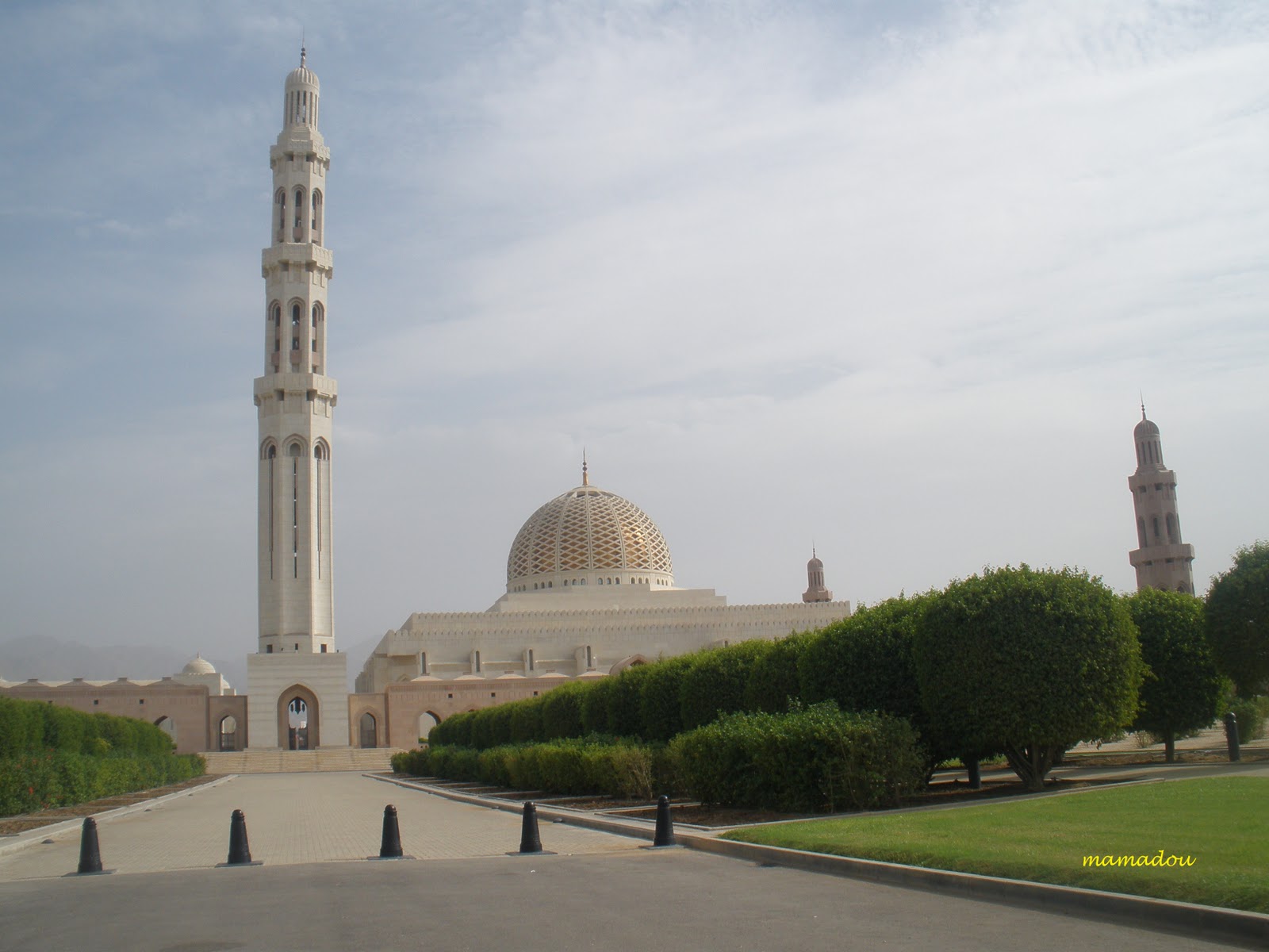 Welcome to the Islamic Holly Places: Sultan Qaboos Mosque (Muscat) Oman