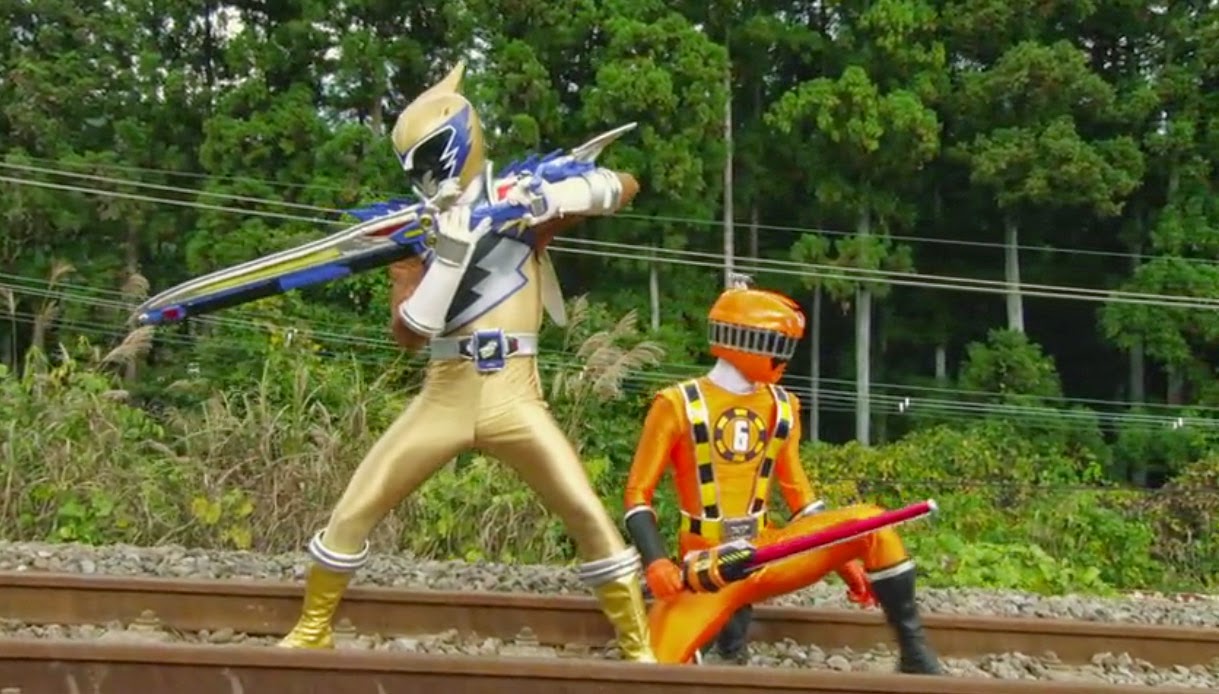 Red and White Sentai: ToQger vs Kyoryuger Captured Images