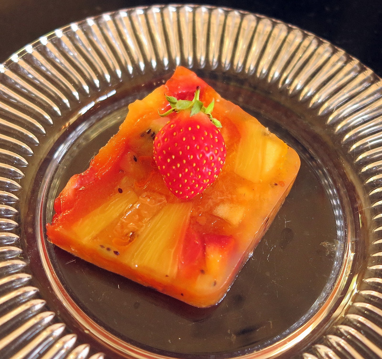 Ambiances et Gourmandises de MJ: Terrine de fruits au Pineau et safran ...