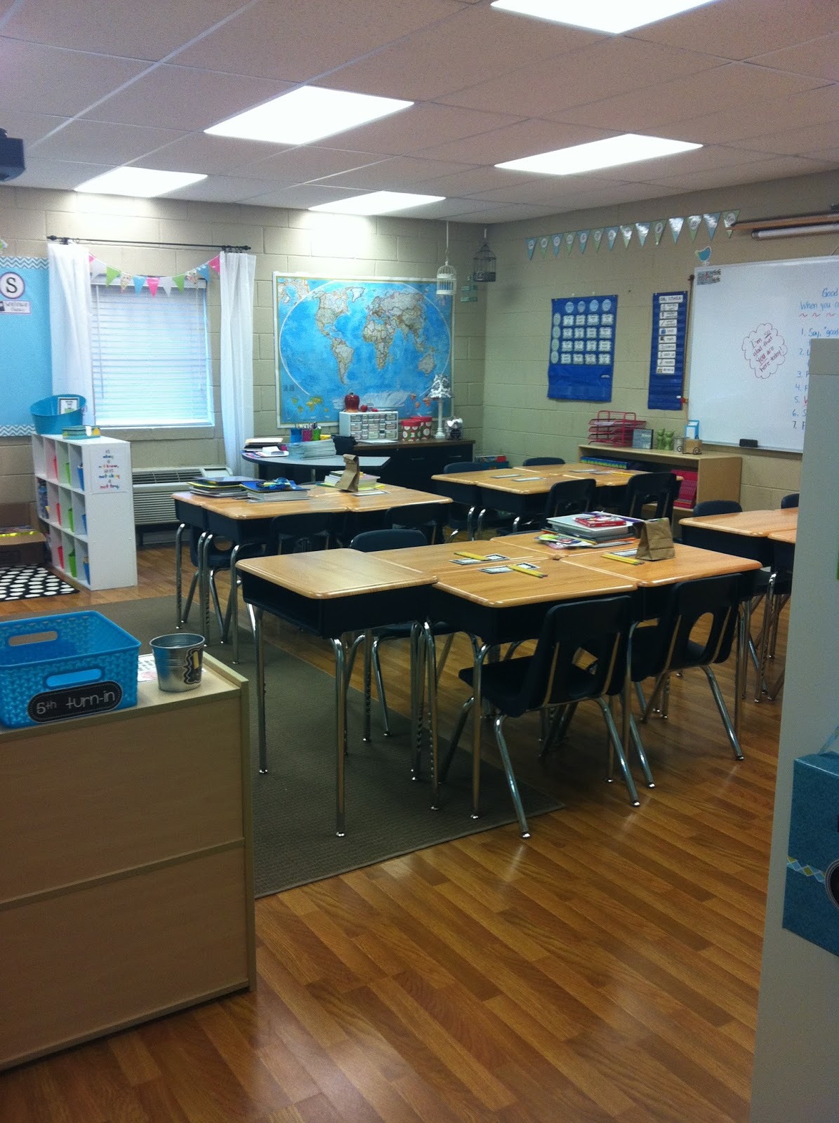 Poole Pages: Pics of My Classroom...FINALLY!!! (and a freebie)