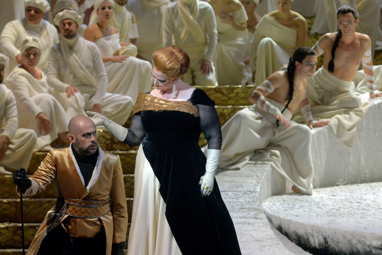 BARIHUNKS ®: Watch Alex Esposito as Assur in Semiramide