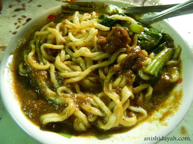 SangPetualang: Menikmati Cita Rasa Mie Ayam Bu Tumini Yang Khas Dari Jogja