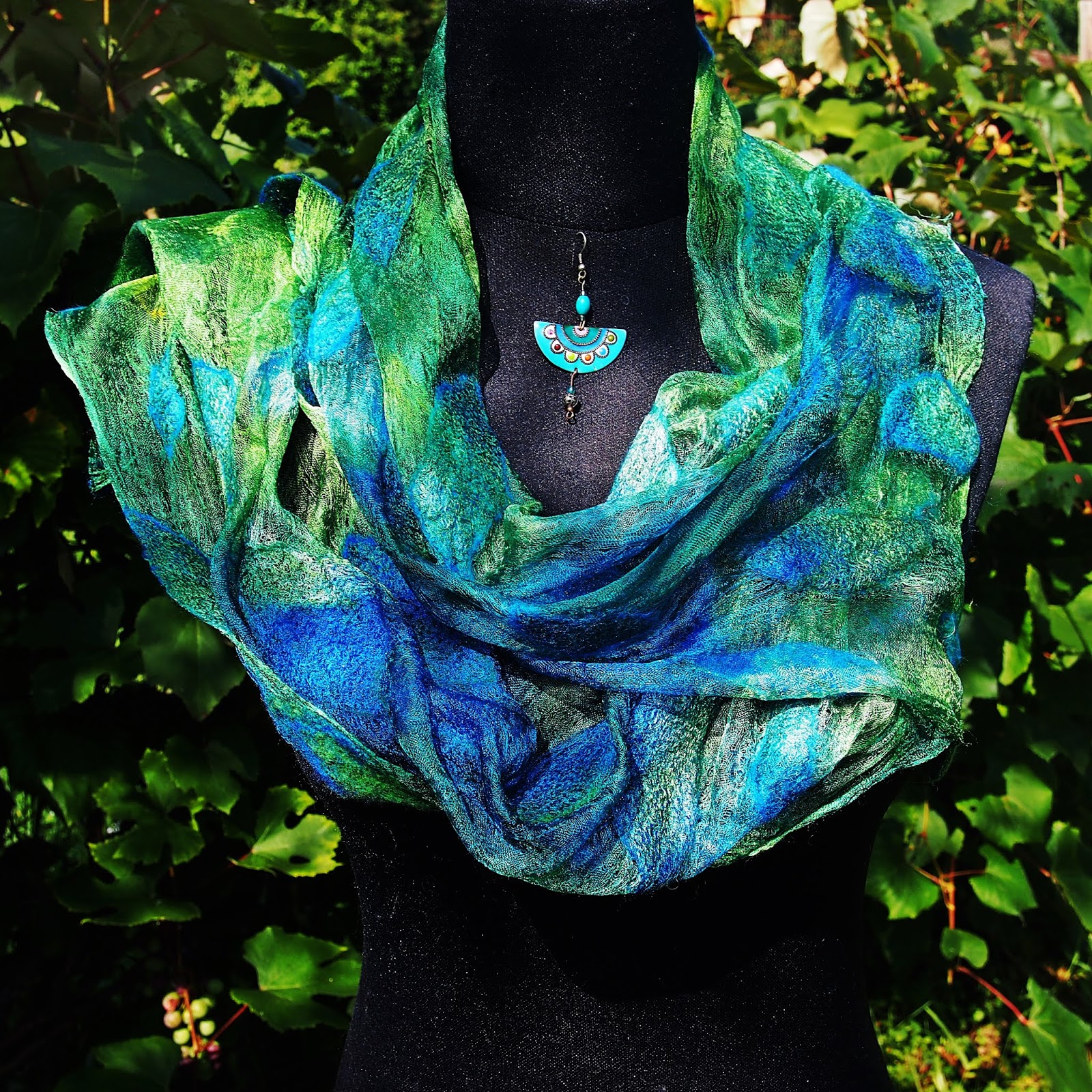 Eszter Nemez Műhelye: Selyem nemez/Nuno-nemez