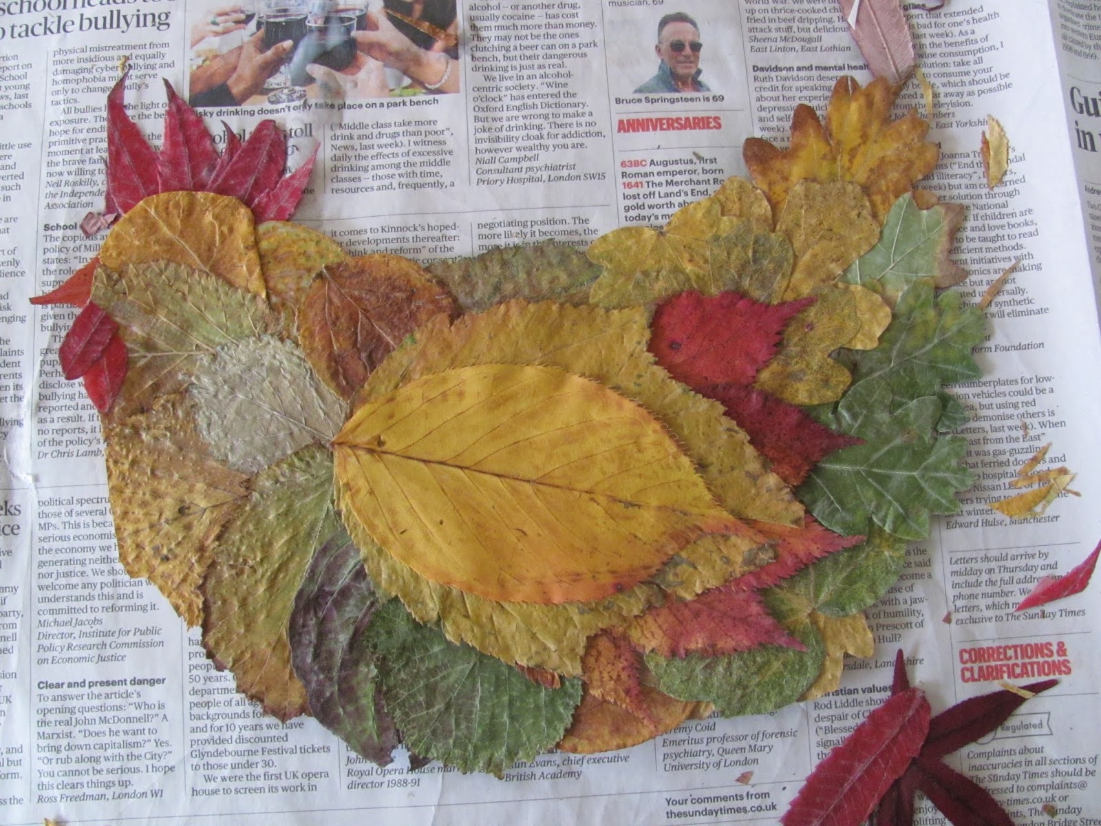 Jumble Tree: Leaf art using paper plates