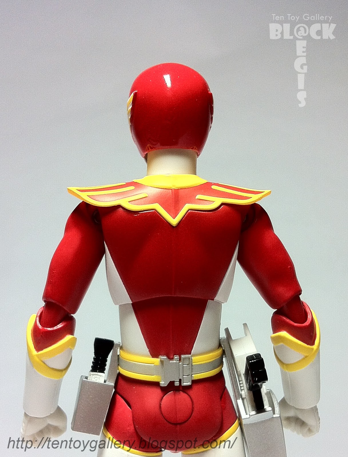 Ten Toy Gallery: Review: S.H.Figuarts Red Hawk