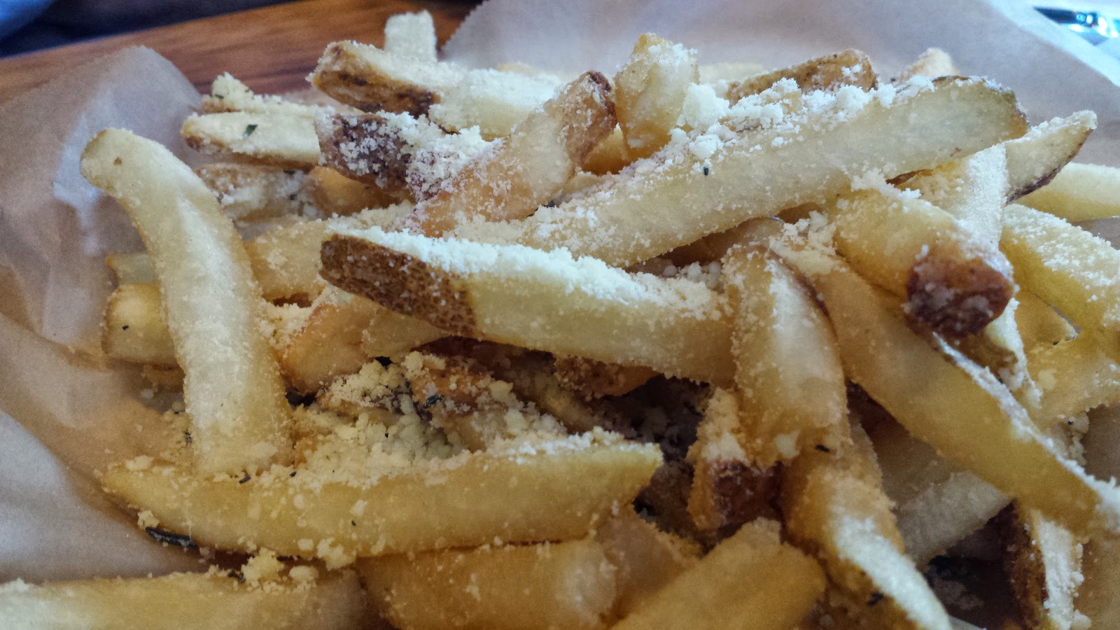 Gibby's French Fry Report: Mews Tavern - Wakefield RI