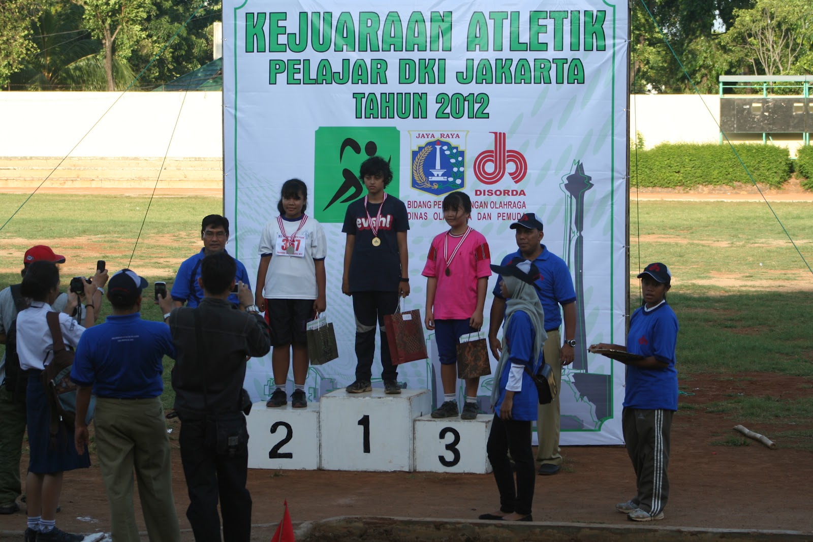 Perguruan Advent Menteng: Student Achievement