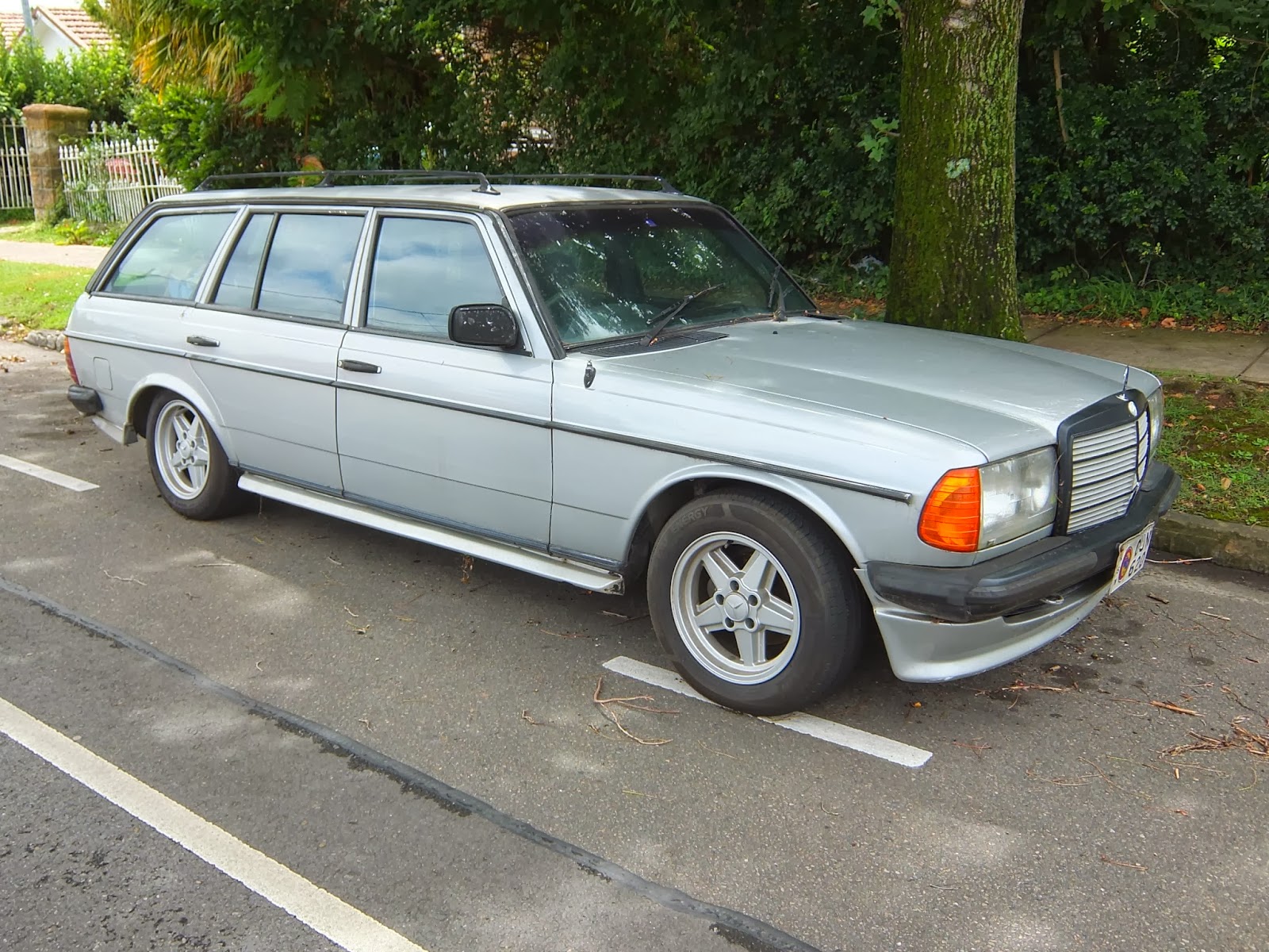 Aussie Old Parked Cars: 1983 Mercedes-Benz W123 280 TE AMG Wagon