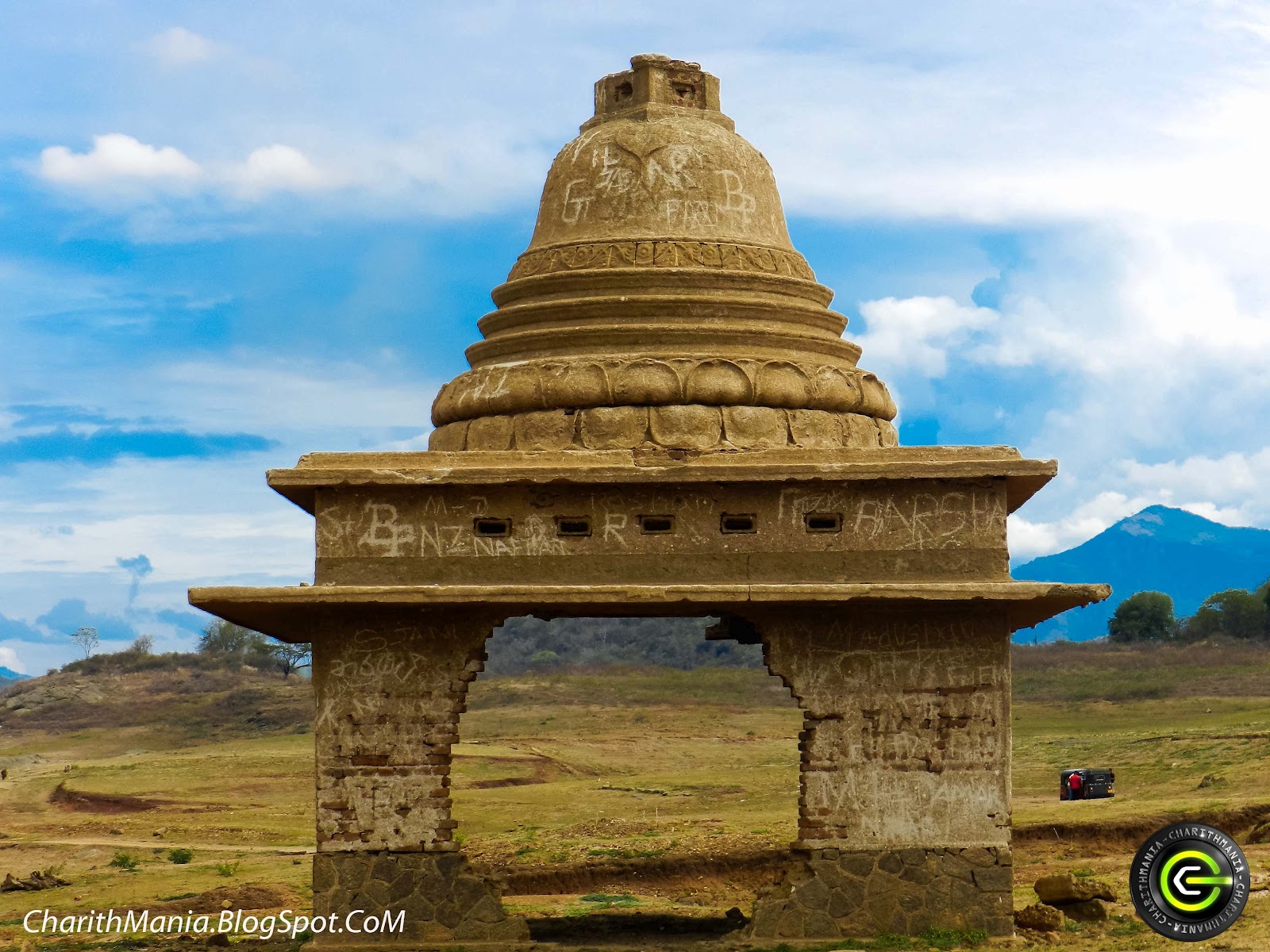 CharithMania: The submerged old Teldeniya town ( ගිලුනු පැරණි තෙල්දෙණිය ...
