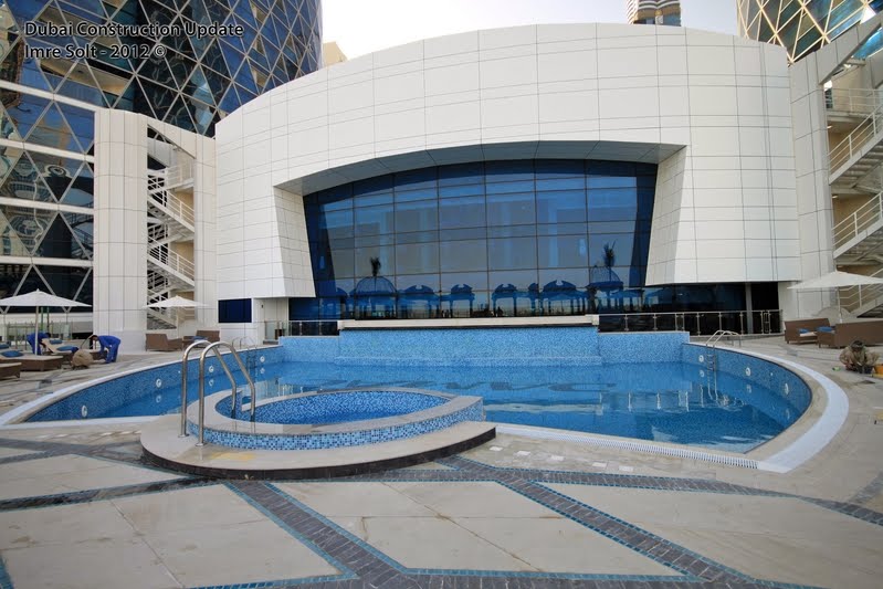 Dubai Constructions Update by Imre Solt: Park Towers swimming pool area ...