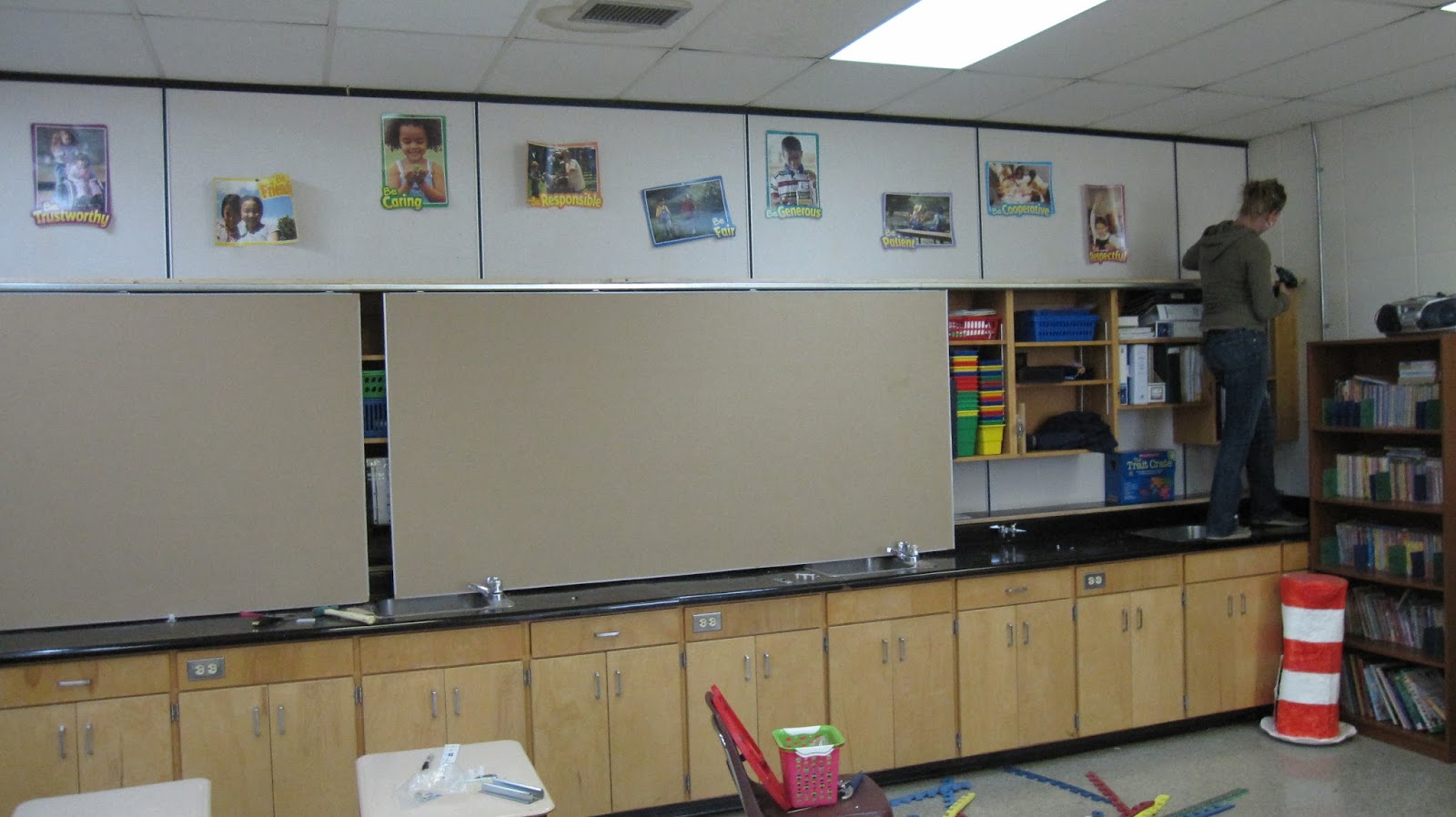 Luckeyfrog's Lilypad: Classroom Organization DIY- Cover Shelves and ...