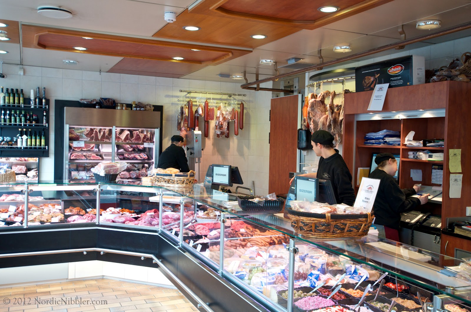 Nordic Nibbler: Where to Buy Food in Oslo