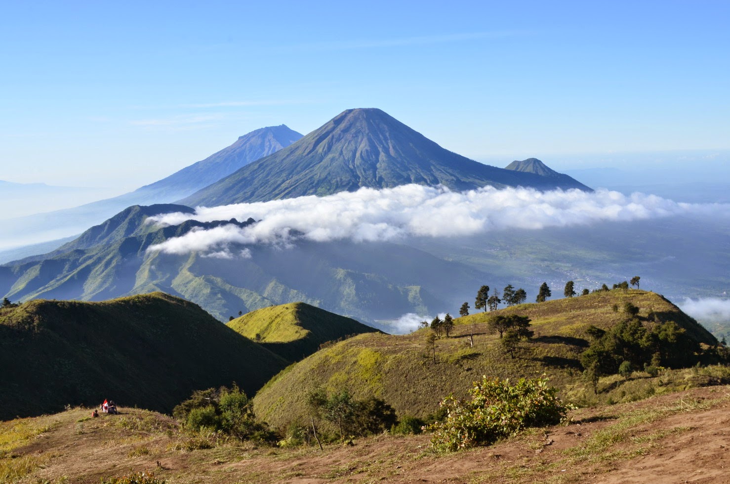 Trip Adventure Indonesia: Inilah 5 Gunung Yang Bisa Didaki Dalam Satu Hari