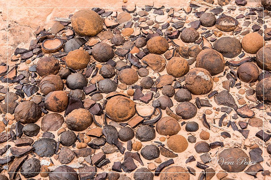 Artifactum ver@bilis Blog: Moqui-Marbles, ein indianischer "Heilstein"