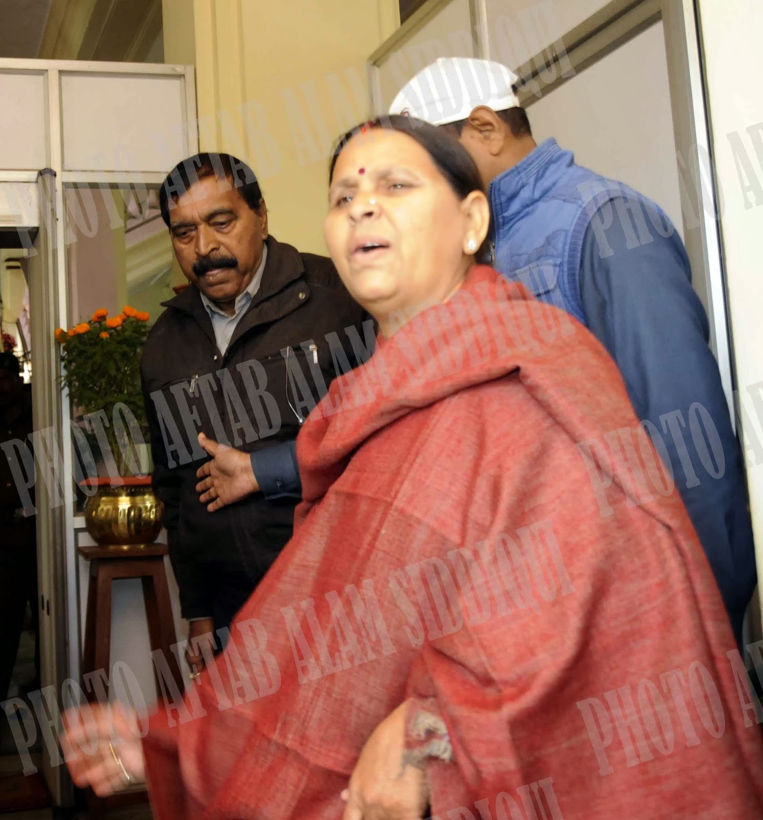 View Patna: Rabri Devi on her way to attend Bihar Assembly session