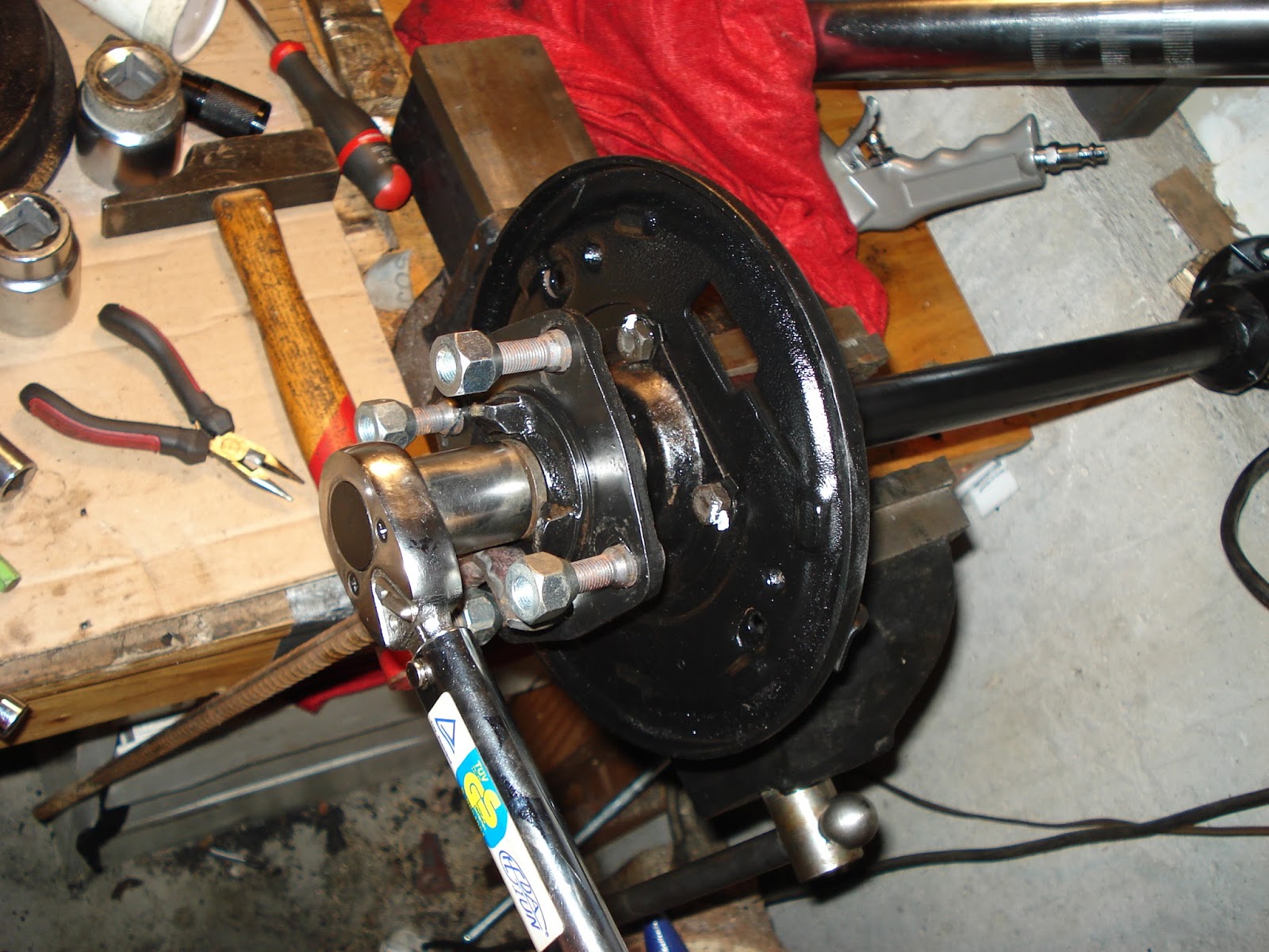 1967 Mk3 Spitfire Restoration: Spitfire rear bearings replacement