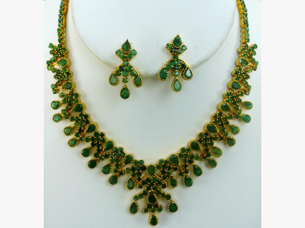 Jewellery Designs : Emerald Necklace Jewellery Set