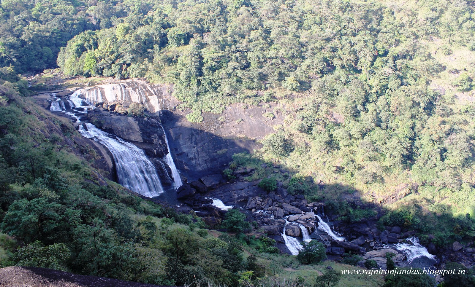 Tales Of A Nomad: Mallalli Falls- The Largest Waterfalls in Coorg...!!
