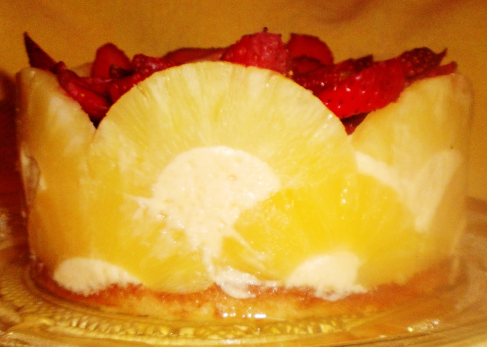 Les gourmandizzzz d'Oumyass: Bavarois Fruits exotiques , Ananas et Fraises