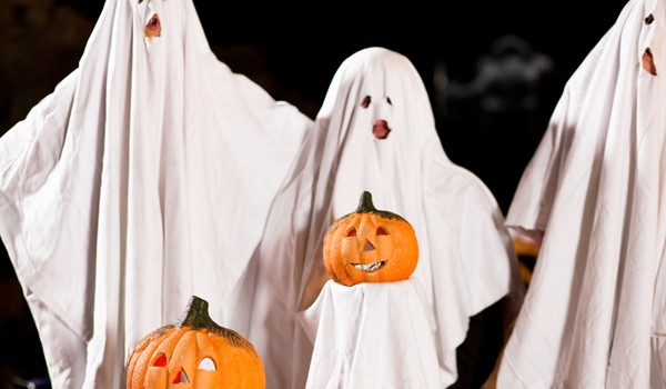HISTORY AND TRADITIONS OF TRICK OR TREATING!