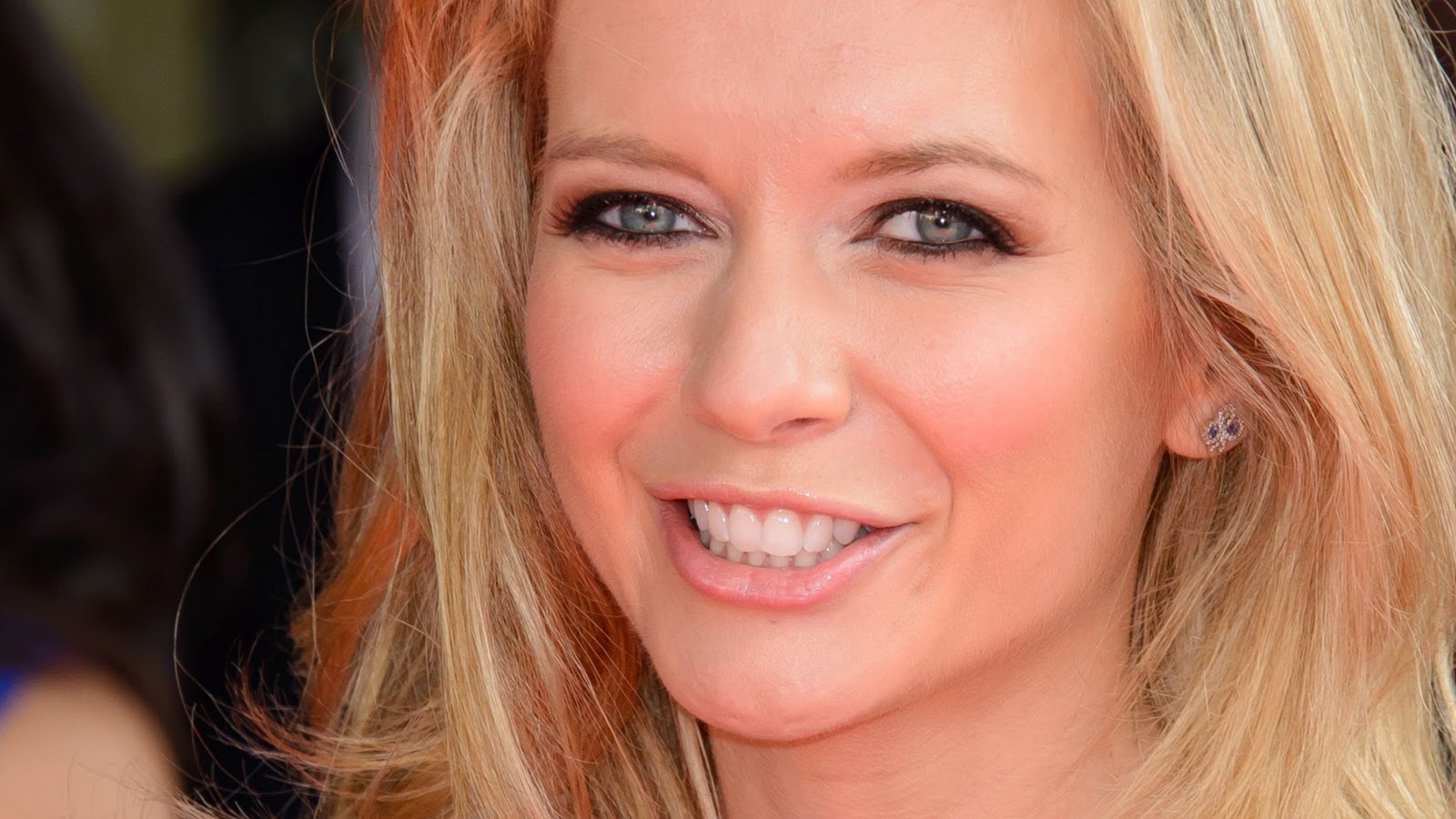 Rachel Riley Wallpapers: Rachel Riley - Beauty in Blue 2