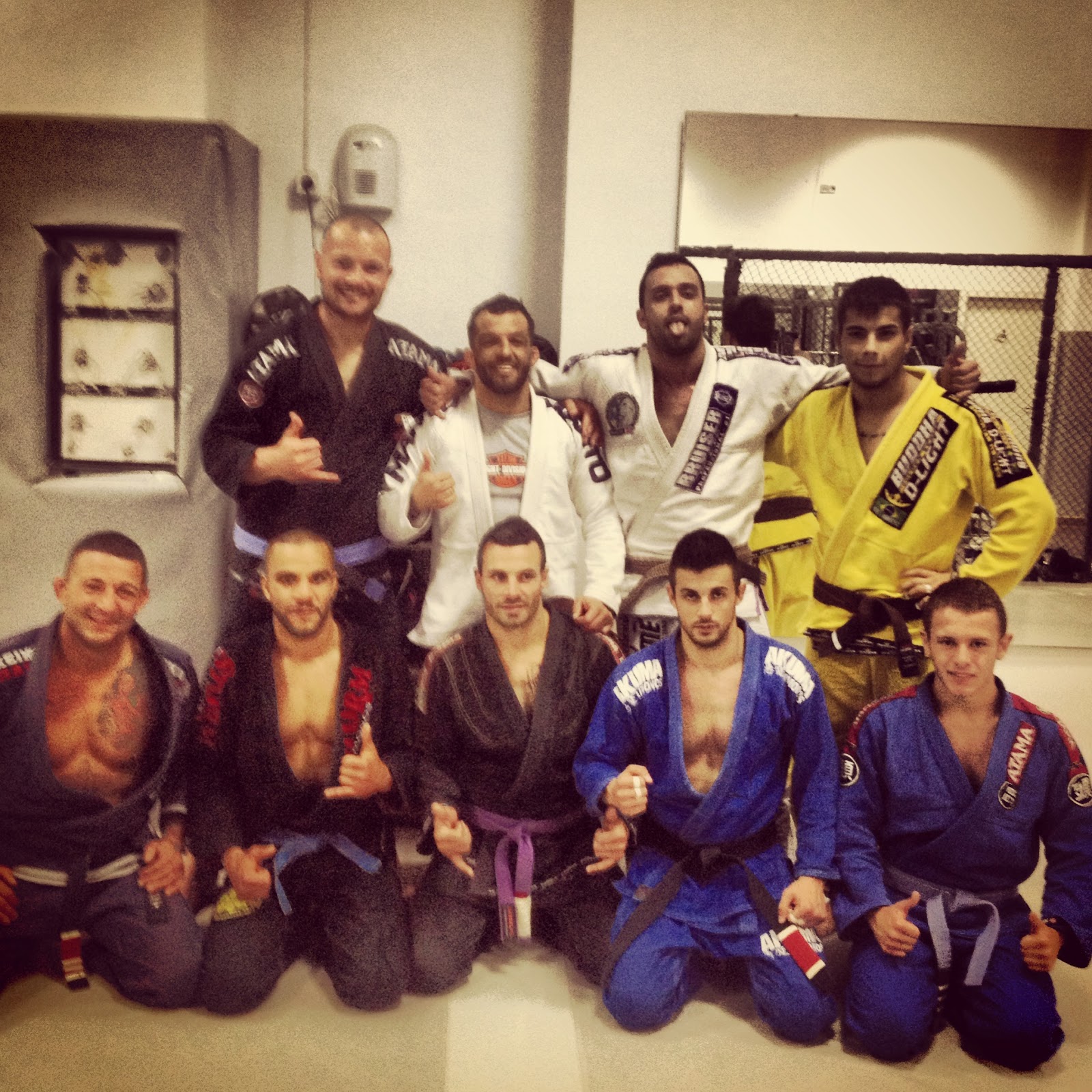 TITIN - FIGHT - DIVISION: NO FIGHT NO LIFE, rendirse nunca retroceder ...