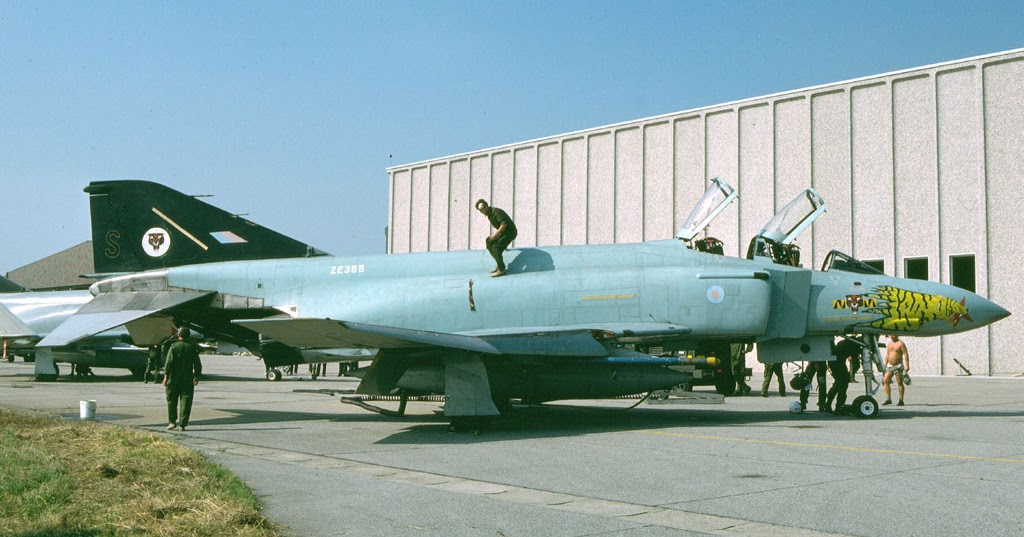 Jet & Prop by FalkeEins: British Phantoms - F-4 Phantom II in RAF & FAA ...