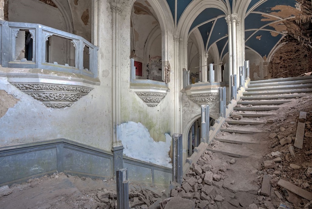 Deserted Places: The abandoned Miranda Castle of Belgium