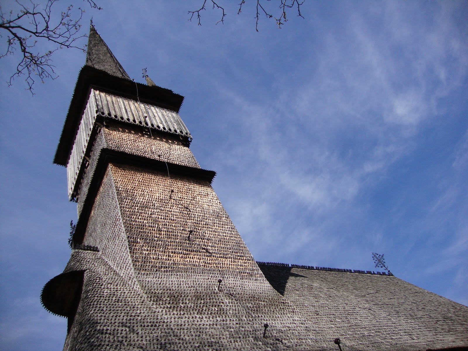 TUDOR PHOTO BLOG: Maramures,Romania - Biserica de Lemn din Surdesti ...