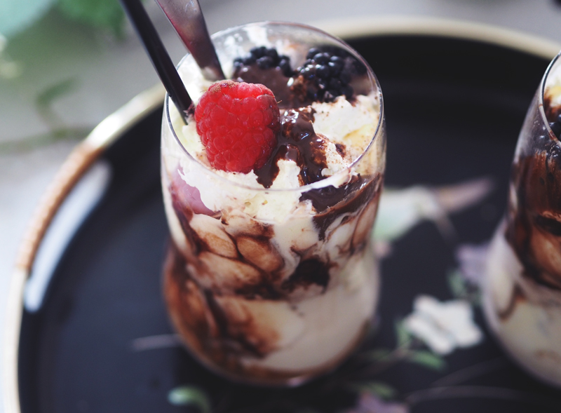 helt og aldeles: NEM DESSERT - DER SMAGER AF "BARNDOM"!