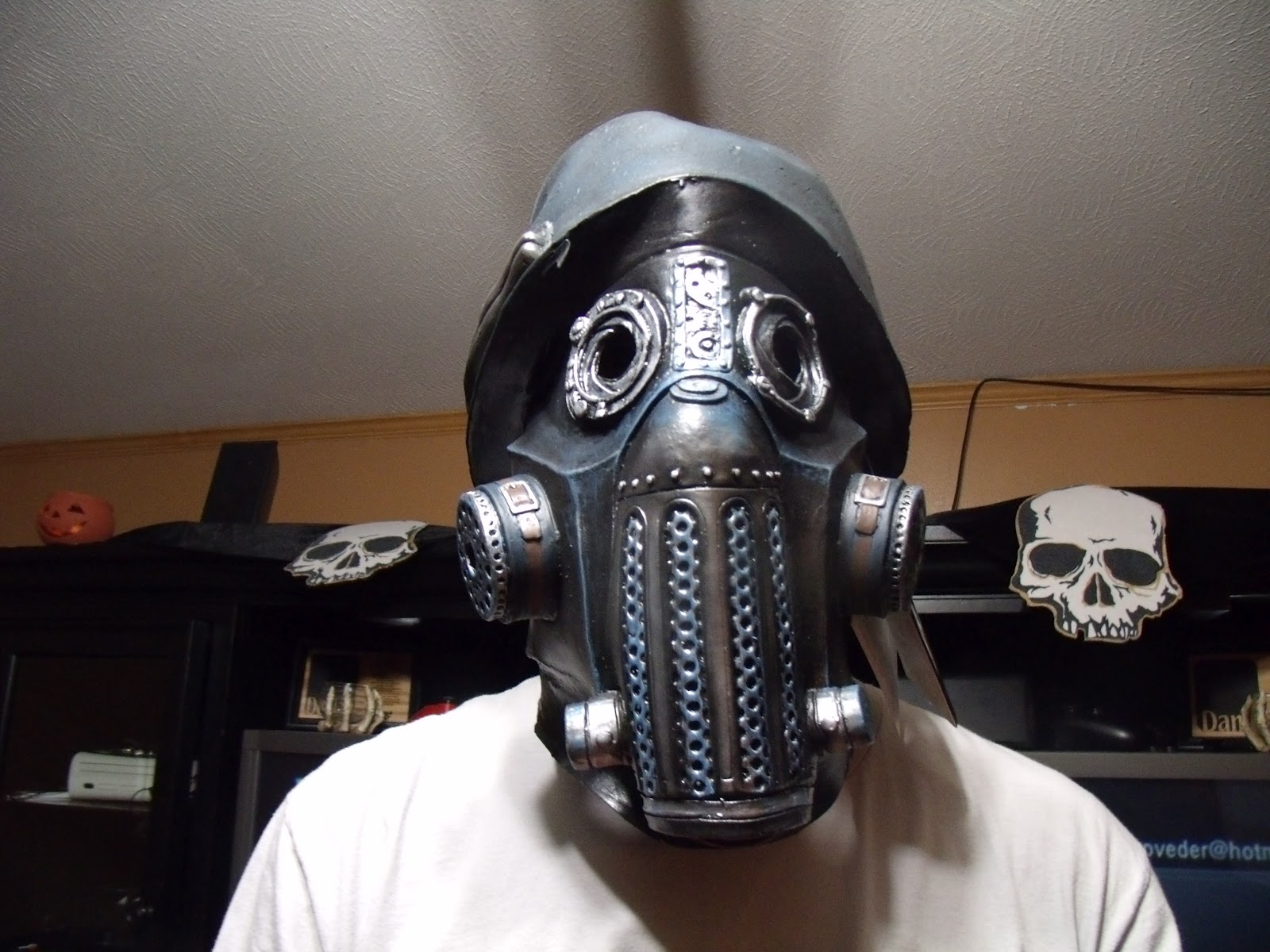 A Lucky Ladybug: Buy Costumes Sucker Punch Mask Review