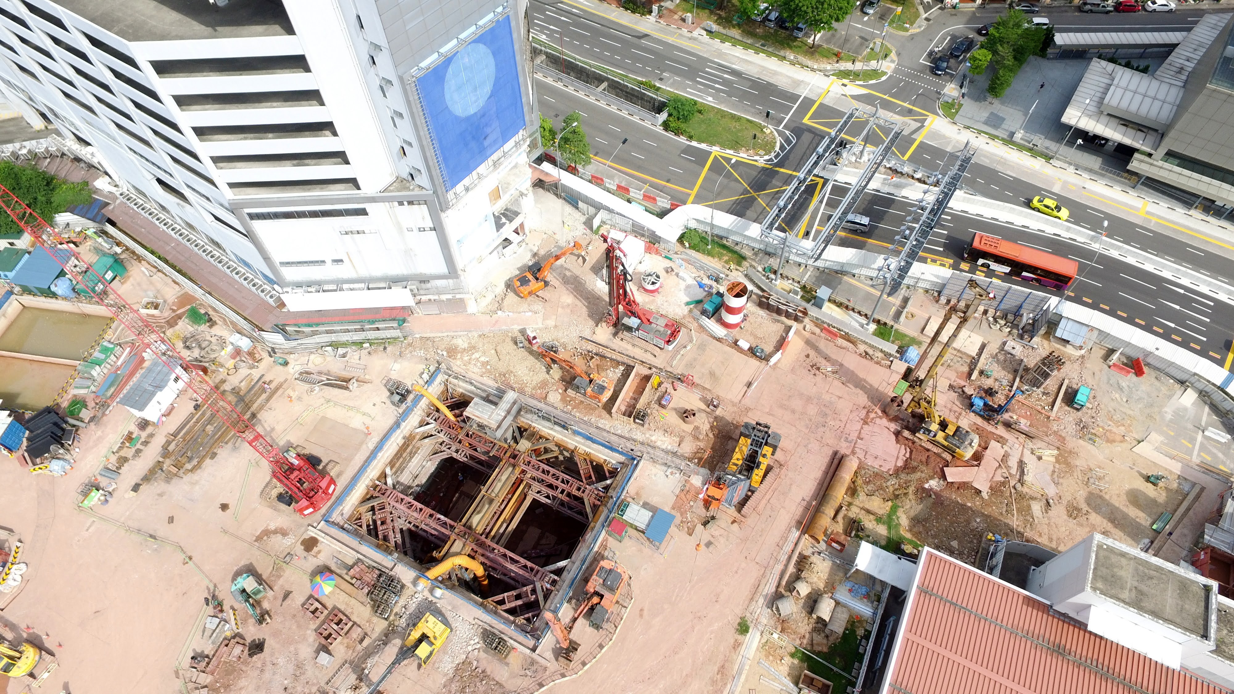 Thomson Line Construction: Outram Park D-walls (II)