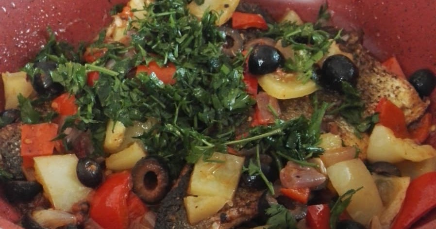 Pește Wild Sea Bass (biban de mare salbatic) gatit la tigaie a la ...