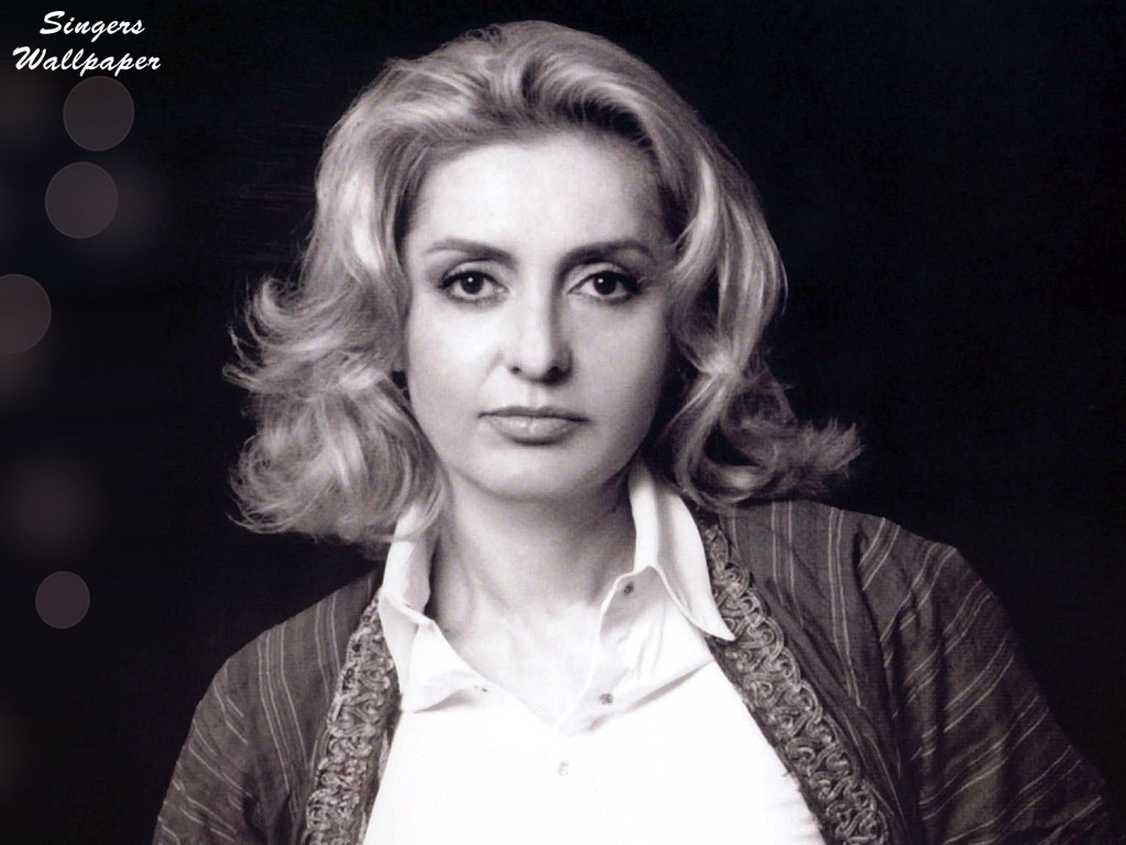 Singers Wallpaper: GooGoosh Wallpapers