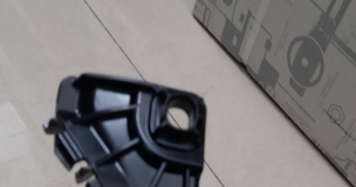 InfoAutoParts: BUMPER BRACKET REAR RH MERCEDES BENZ OEM #2128850863