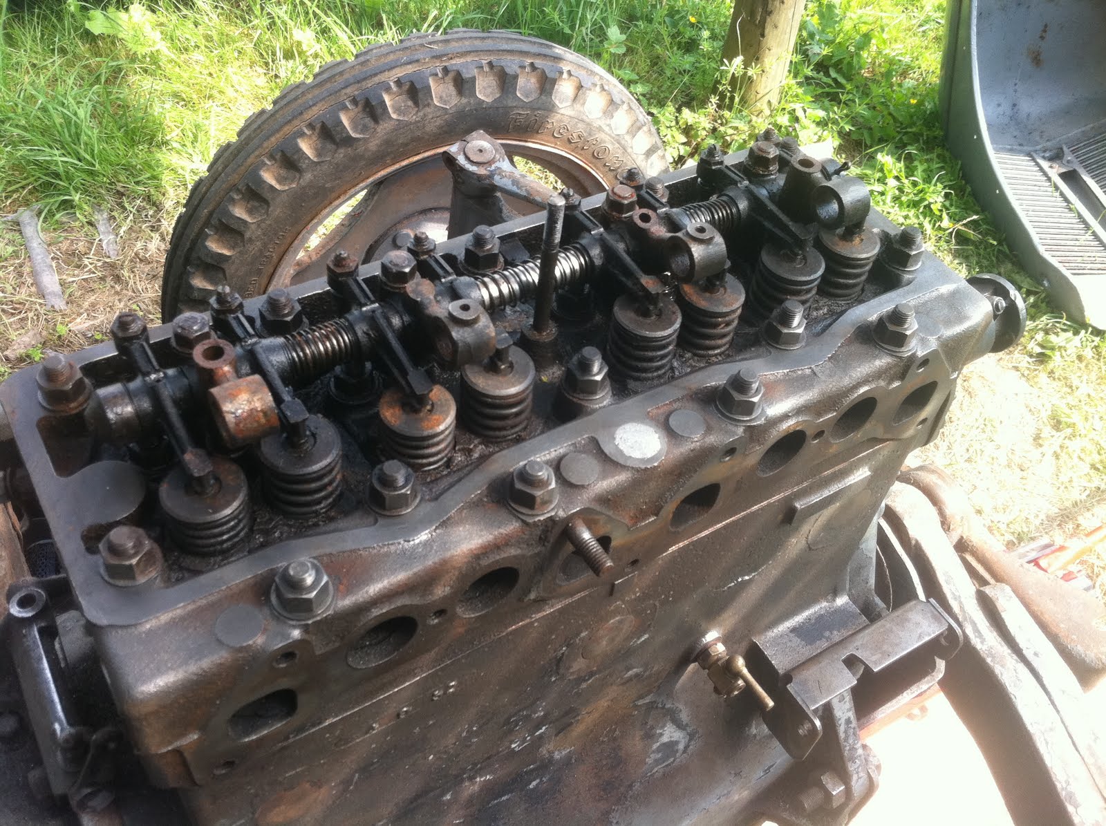 Ferguson TEF20 restoration: Good weather- good progress