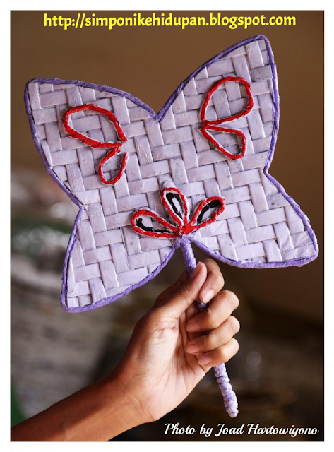 Kerajinan tangan dari barang bekas : [Kreasi Daur Ulang Kertas Koran ...