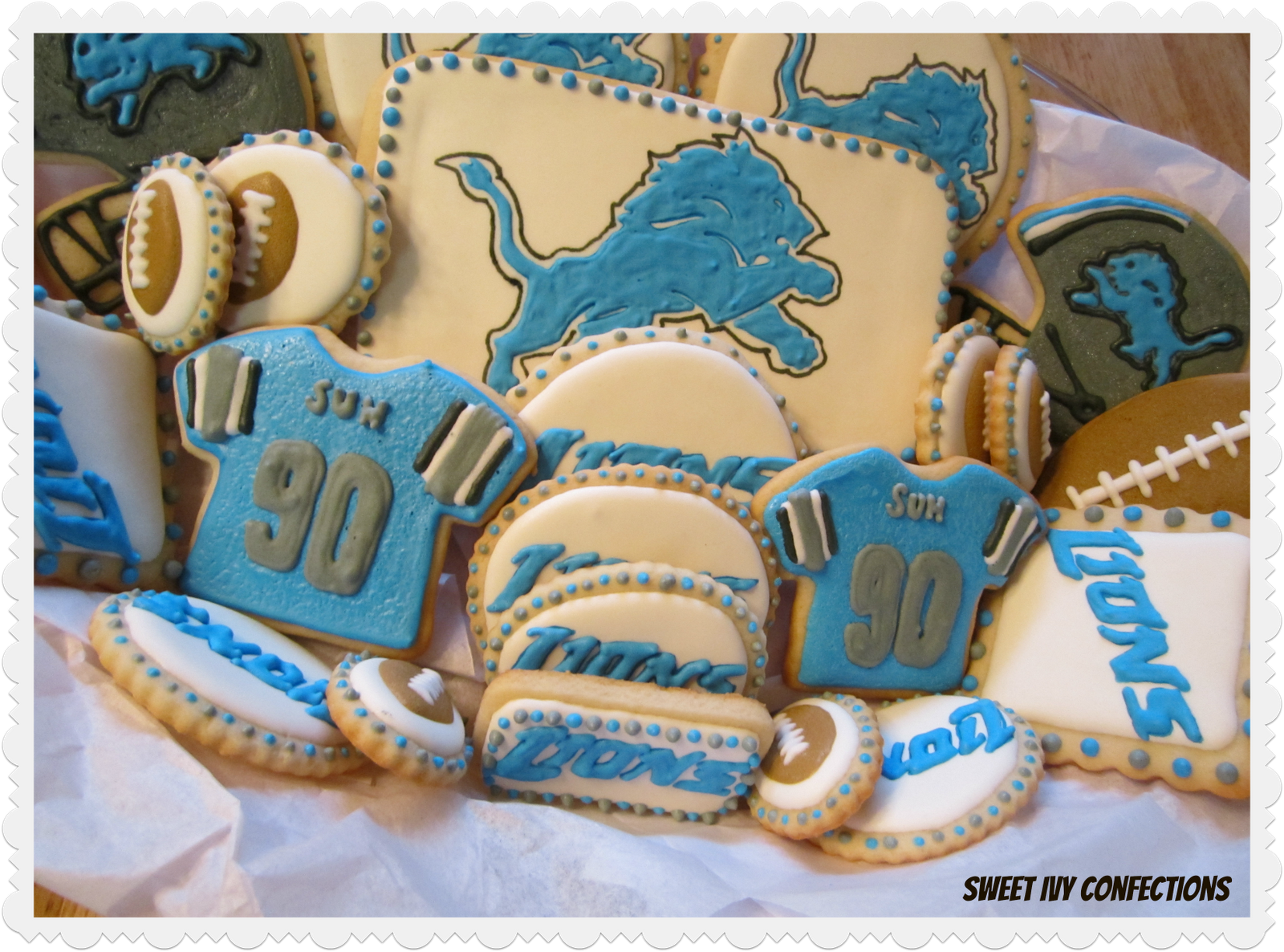 Sweet Ivy Confections: Lions and Tigers and...COOKIES...oh my!