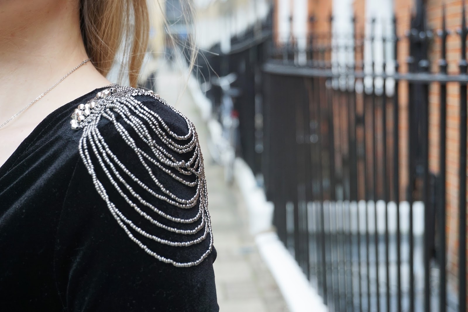 Statement Shoulders | Carina Vardie