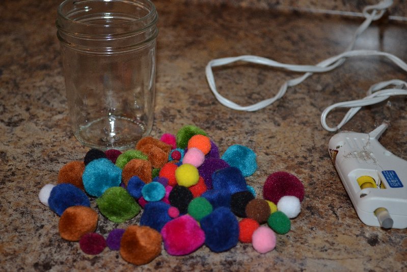 Pom Pom Pencil Jar (Kids Crafts)
