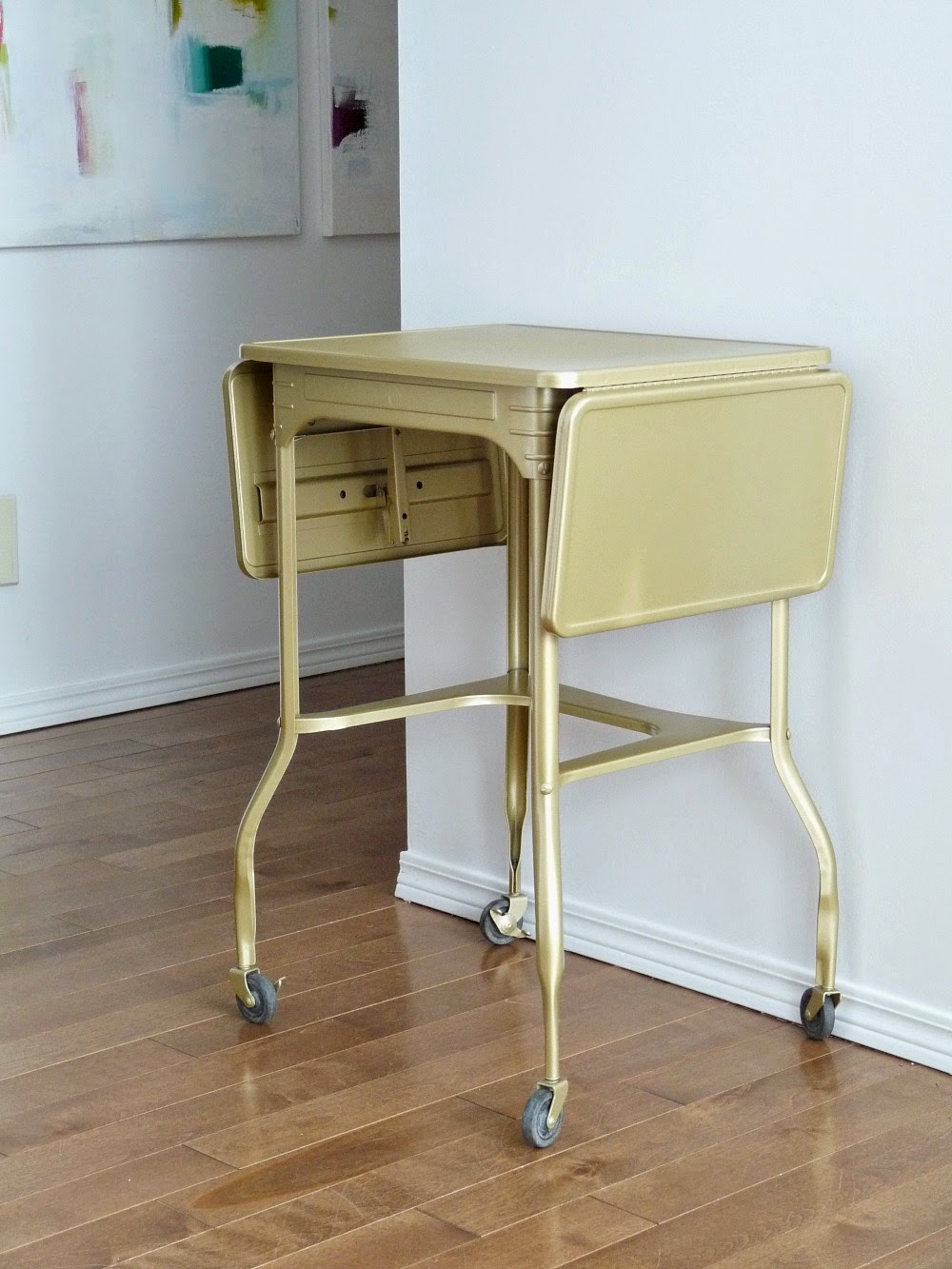 Vintage Typewriter Table Makeover | Rust-Oleum Universal Metallic in ...