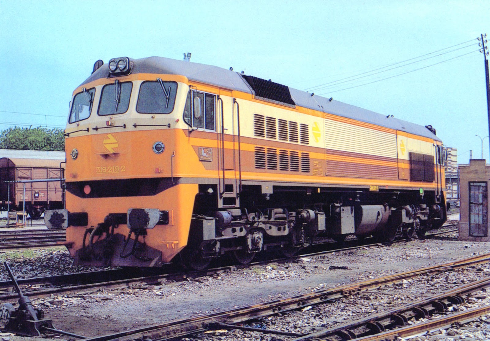 Rails sense fronteres: Locomotores dièsel sèrie 319.2 "Retales" de Renfe