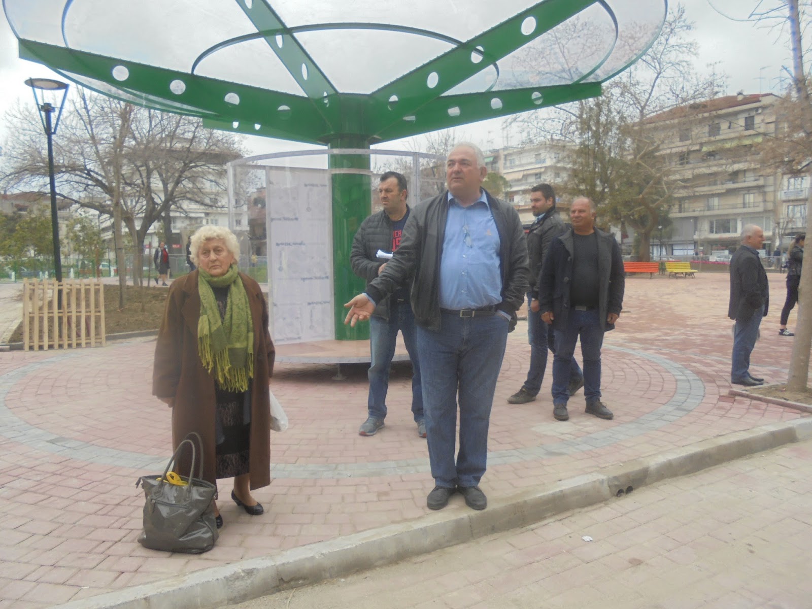 ΛΕΥΤΕΡΙΑ: Ο ΔΗΜΑΡΧΟΣ ΚΑΤΕΡΙΝΗΣ ΣΑΒΒΑΣ ΧΙΟΝΙΔΗΣ ΠΑΡΕΔΩΣΕ ΣΤΗΝ ΚΥΚΛΟΦΟΡΙΑ ...